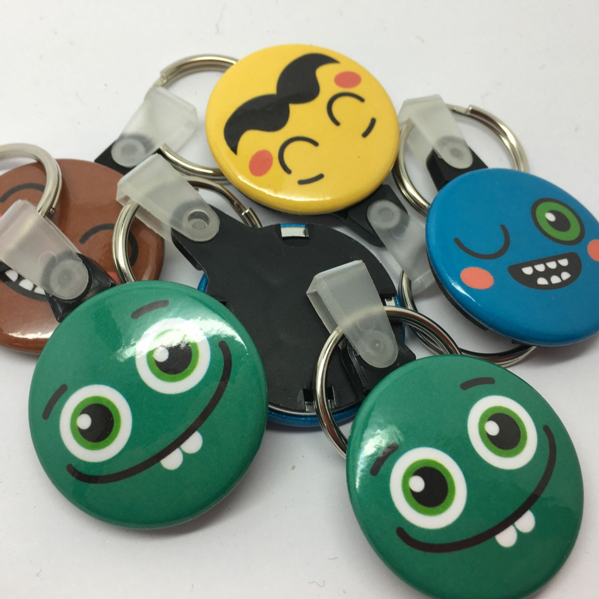 Buy 1.25 Inch Custom Round Key chain Button | JustButtons